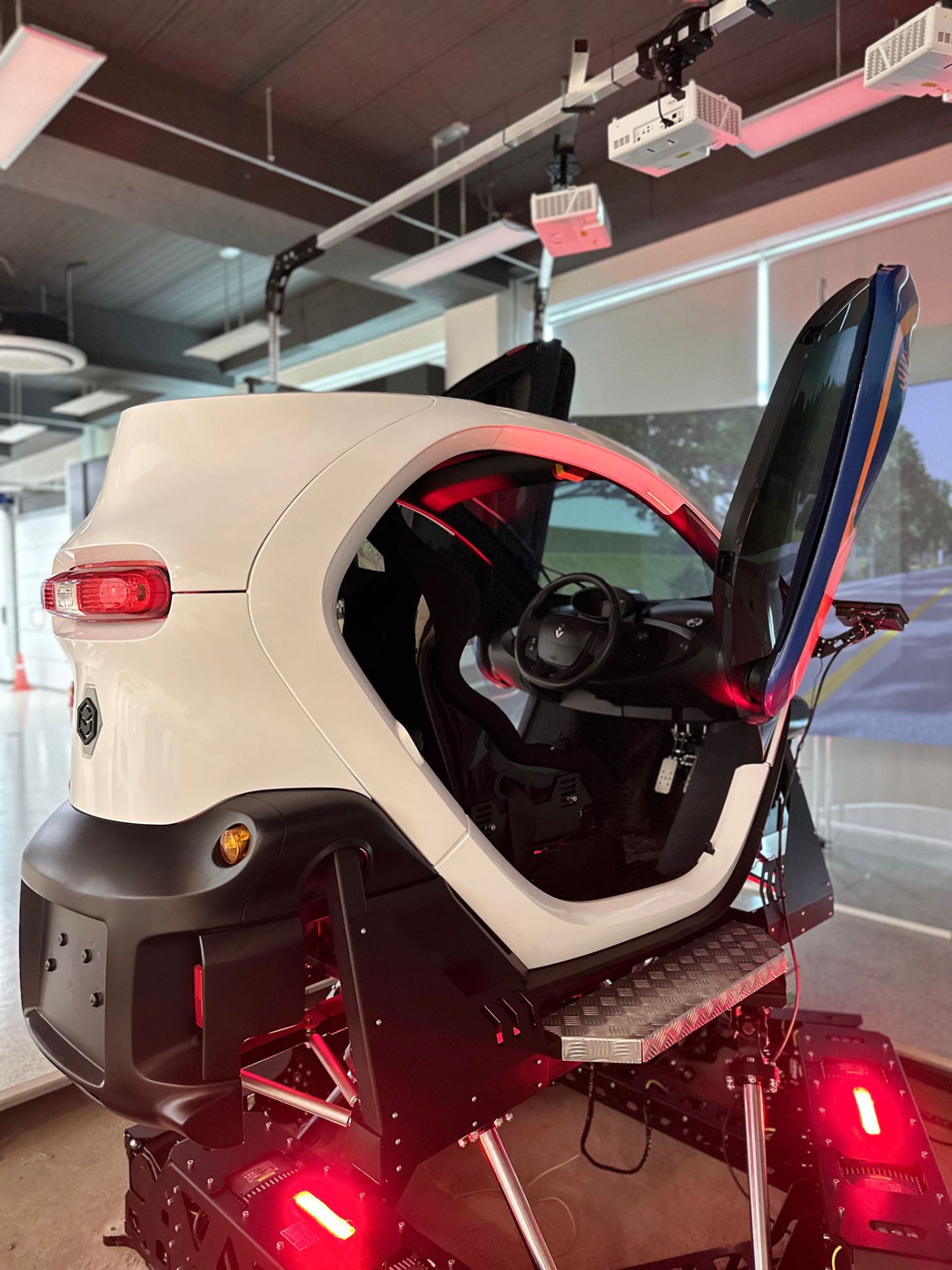 6DOF full cabin driving simulator - Motion Systems